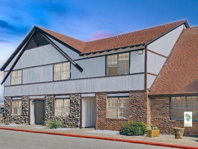 2 Br, 1 bath, Other 3904 Englewood Circle