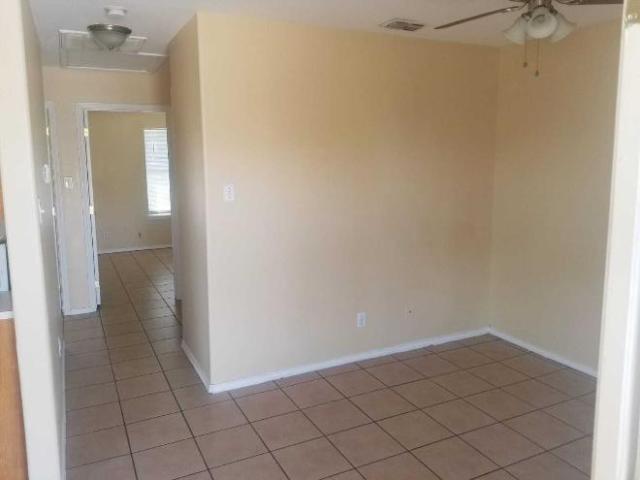 2 Br, 1 bath, Other 3915 S Alamo Rd