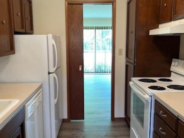 2 Br, 1 bath, Other La Villa Apartments