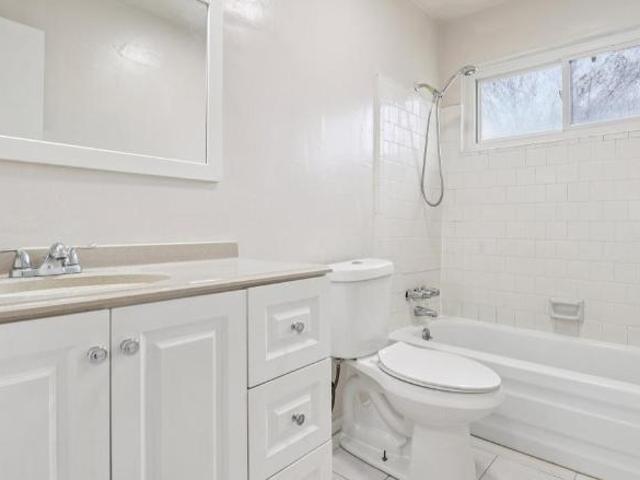 2 Br, 1 bath, Single Family Home 14067 Towneway Dr