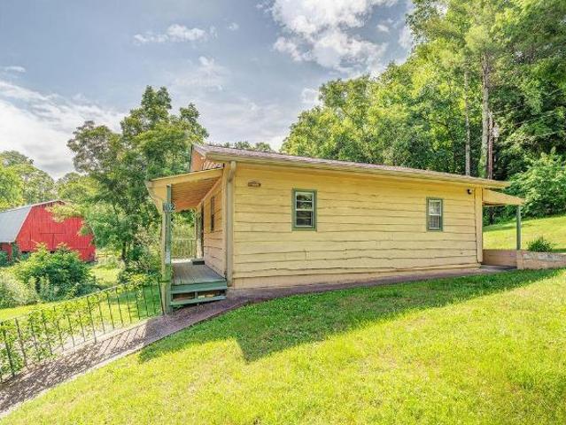 2 Br, 1 bath, Single Family Home 162 Upper Brush Creek Rd