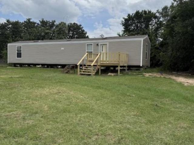 2 Br, 1 bath, Single Family Home 208 Overland Trail