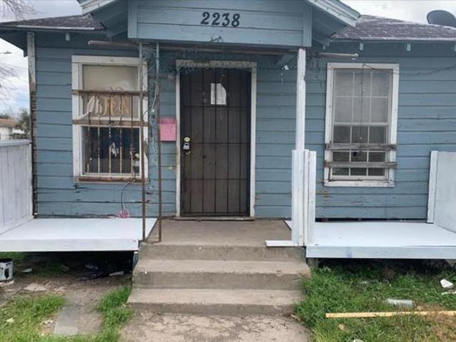 2 Br, 1 bath, Single Family Home 2238 Hutton St