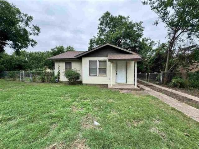 2 Br, 1 bath, Single Family Home 2841 Featherston Ave