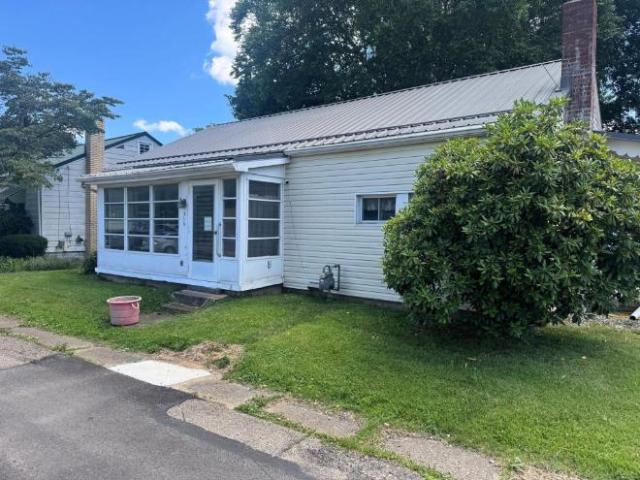 2 Br, 1 bath, Single Family Home 316 Abbott Ct