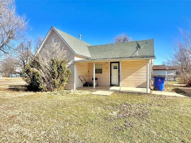 2 Br, 1 bath, Single Family Home 424 N Oak St