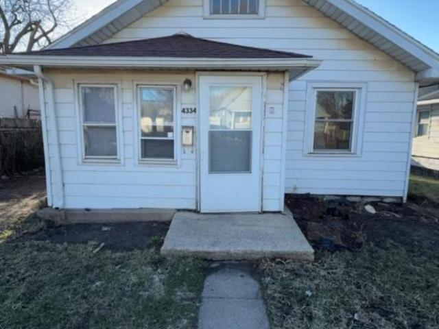 2 Br, 1 bath, Single Family Home 4334 Hickory Ave