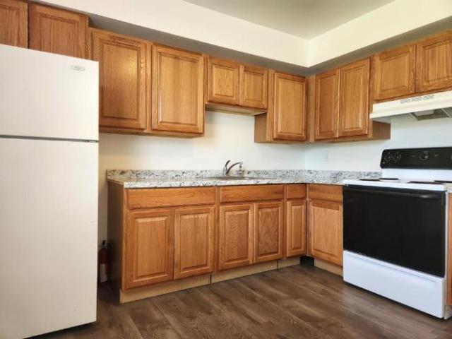 2 Br, 1 bath, Single Family Home 4 Doris Dr
