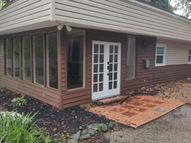 2 Br, 1 bath, Single Family Home 532 Kentwood St