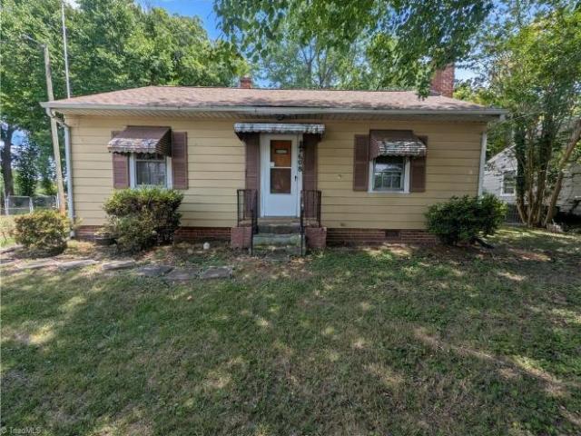 2 Br, 1 bath, Single Family Home 608 E Lexington Ave