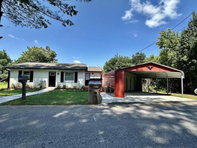 2 Br, 1 bath, Single Family Home 811 Kennedy St