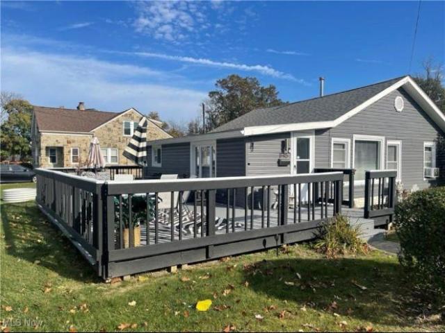 2 Br, 1 bath, Single Family Home 845 Shadowrow Ave