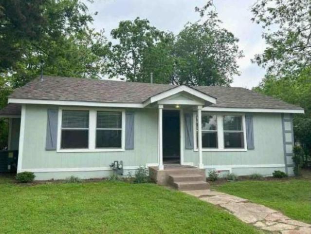 2 Br, 1 bath, Single Family Home 904 N Neal