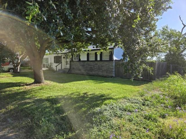 2 Br, 1 bath, Single Family Home 906 Debus Dr
