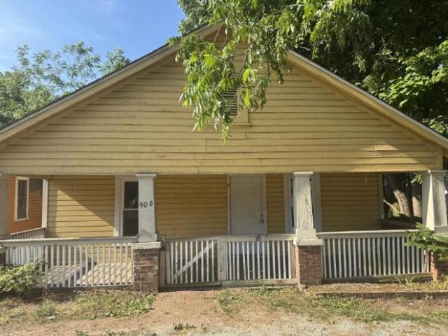 2 Br, 1 bath, Single Family Home 906 Juniper St