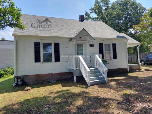 2 Br, 1 bath, Single Family Home 901 Old Thomasville Rd