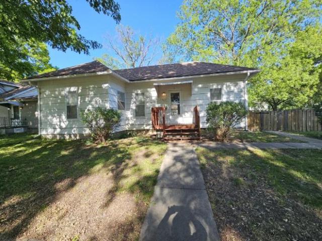 2 Br, 1 bath, Single Family Home 903 N Cedar