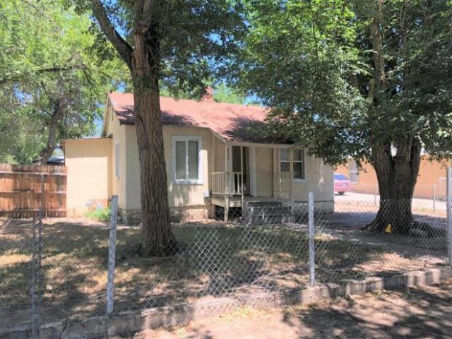 2 Br, 1 bath, Single Family Home 903 E Ash St