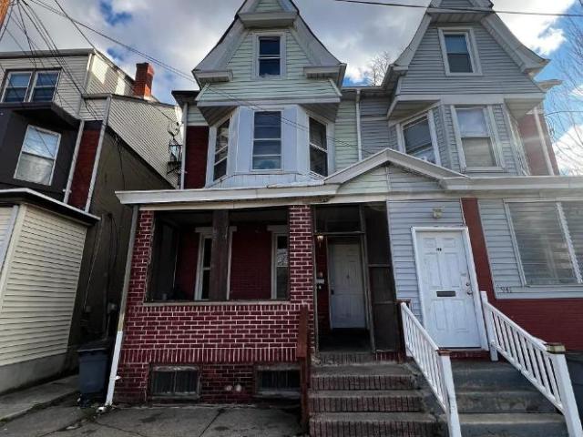 2 Br, 1 bath, Single Family Home 943 E State St