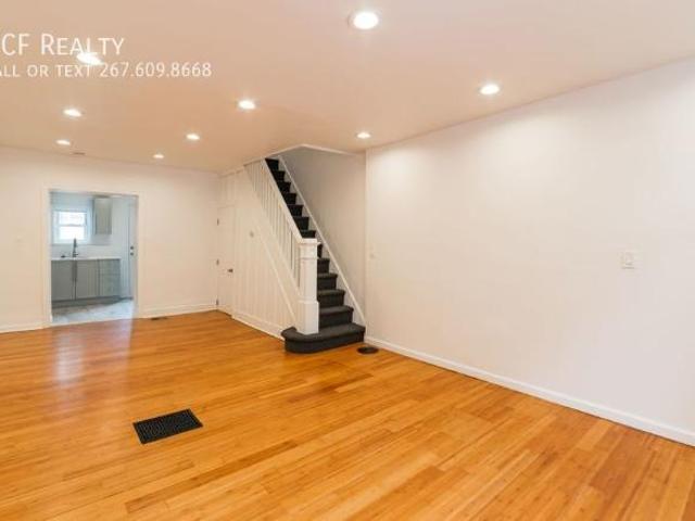 2 Br, 1 bath, Single Family 1406 S Bouvier St