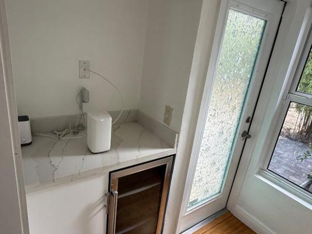 2 Br, 1 bath, Single Family 1413 SW 23rd Ave