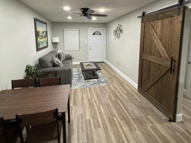 2 Br, 1 bath, Single Family 141 Echols St