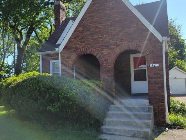 2 Br, 1 bath, Single Family 1421 North Berwick Avenue