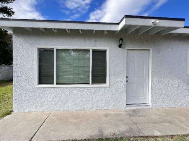 2 Br, 1 bath, Single Family 1444 W Grand Ave
