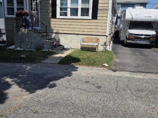 2 Br, 1 bath, Single Family 14 Mckay Ave
