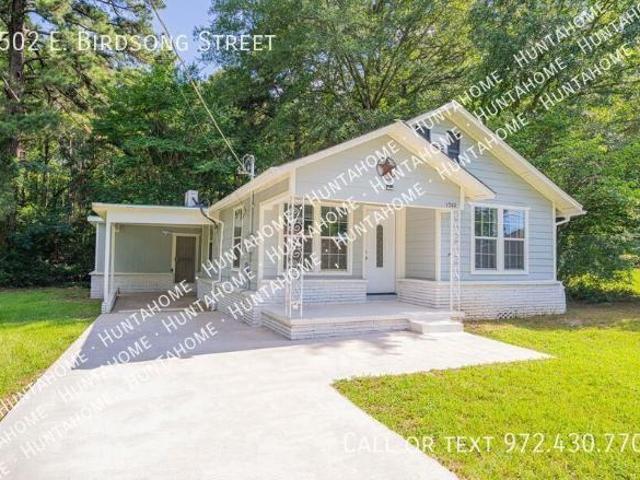 2 Br, 1 bath, Single Family 1502 E Birdsong Street
