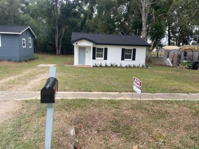 2 Br, 1 bath, Single Family 1502 Pepper Drive