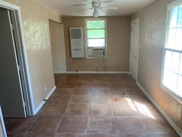 2 Br, 1 bath, Single Family 1507 Polk St