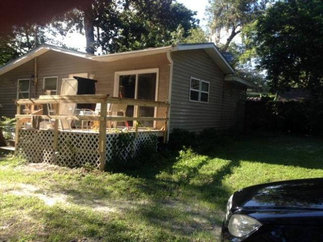 2 Br, 1 bath, Single Family 15177 Oak Lane