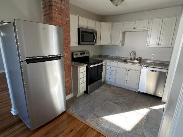 2 Br, 1 bath, Single Family 1537 Oak Avenue