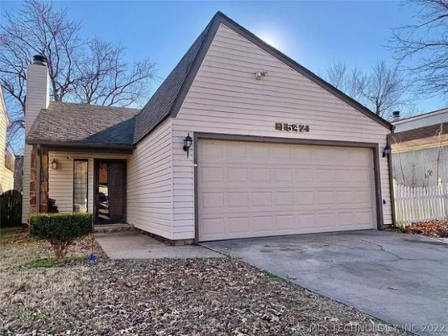 2 Br, 1 bath, Single Family 1542 E 67th Pl