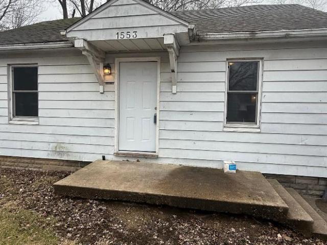 2 Br, 1 bath, Single Family 1553 E Hickory St