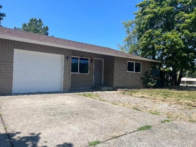 2 Br, 1 bath, Single Family 1577 NE 237th Ave