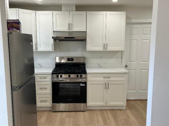 2 Br, 1 bath, Single Family 1585 Sebastopol Rd