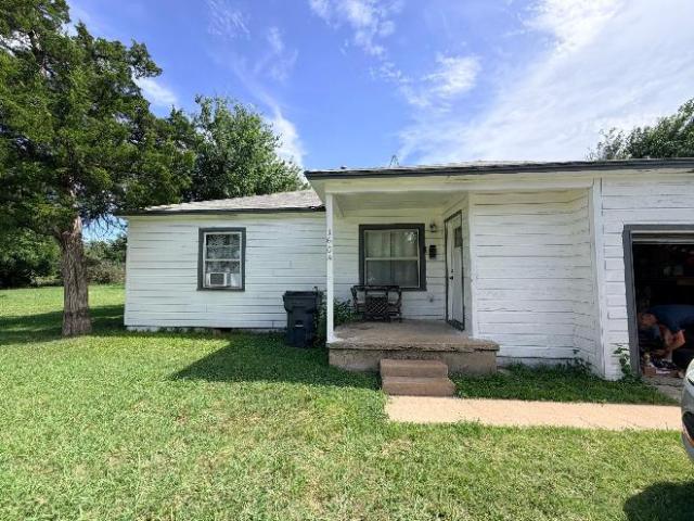 2 Br, 1 bath, Single Family 1604 NW Floyd Ave