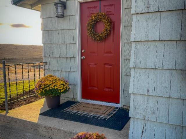 2 Br, 1 bath, Single Family 1606 Indian Creek Frontage Rd
