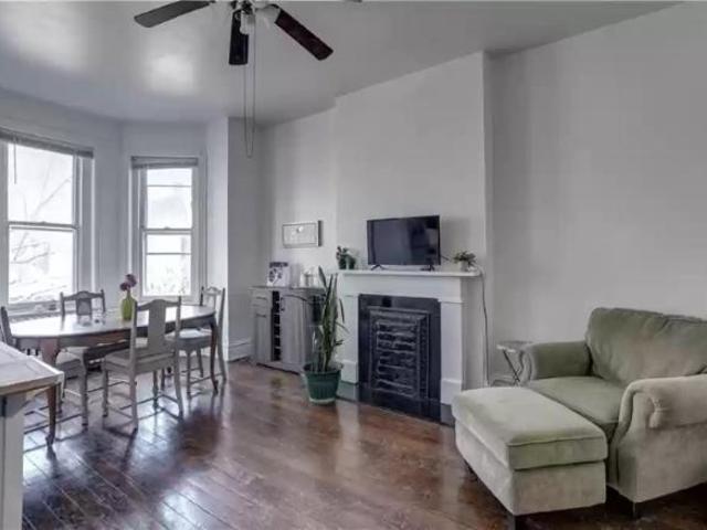 2 Br, 1 bath, Single Family 1613 W Grace St