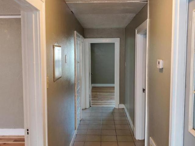 2 Br, 1 bath, Single Family 1621 Fairchild