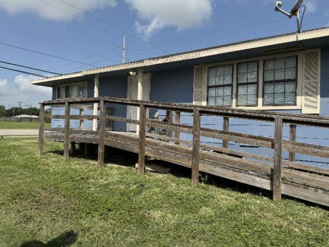 2 Br, 1 bath, Single Family 1645 Clare Dr