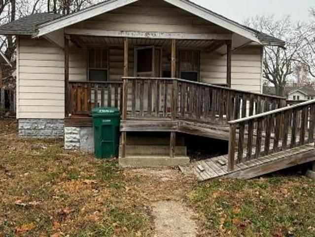 2 Br, 1 bath, Single Family 1652 E Hickory St