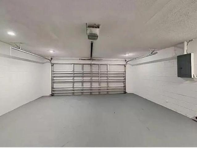 2 Br, 1 bath, Single Family 1675 Sailpoint Dr W