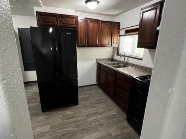 2 Br, 1 bath, Single Family 16828 E St