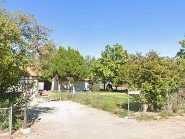 2 Br, 1 bath, Single Family 1711 Independence Dr