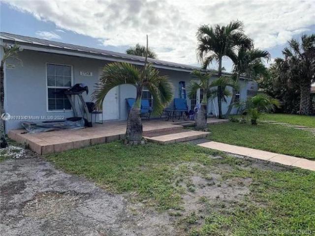 2 Br, 1 bath, Single Family 17201 Nw 53 Ave