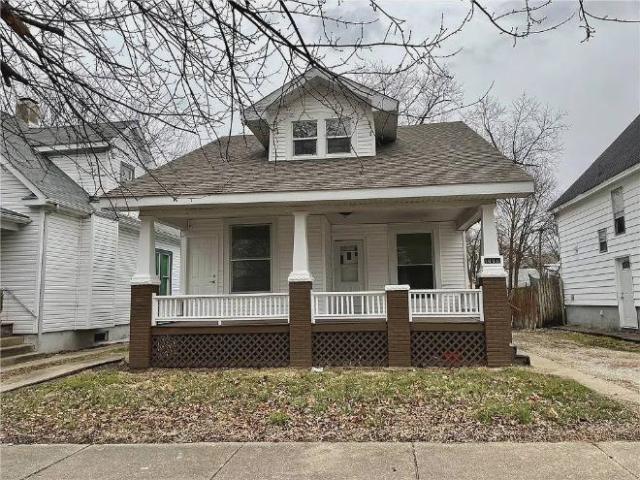 2 Br, 1 bath, Single Family 1729 N Woodford St