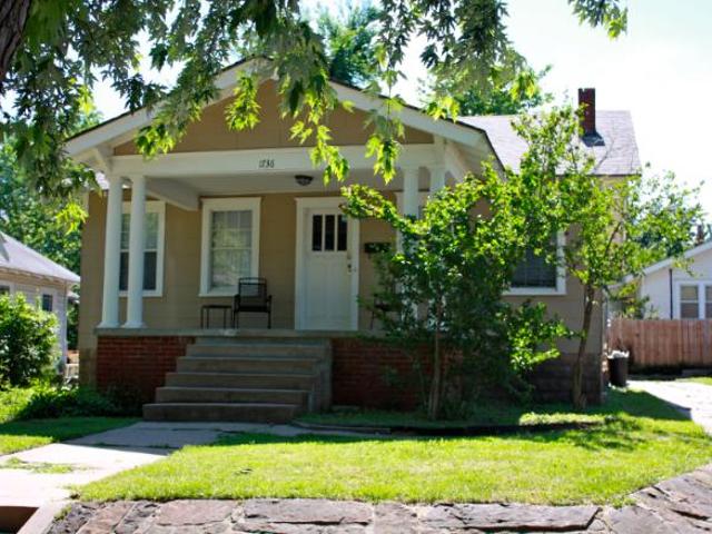 2 Br, 1 bath, Single Family 1736 S Xanthus Ave